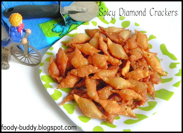 Spicy Diamond Crackers / Diamond Cuts/ Savory Maida Biscuits / Tukda ...
